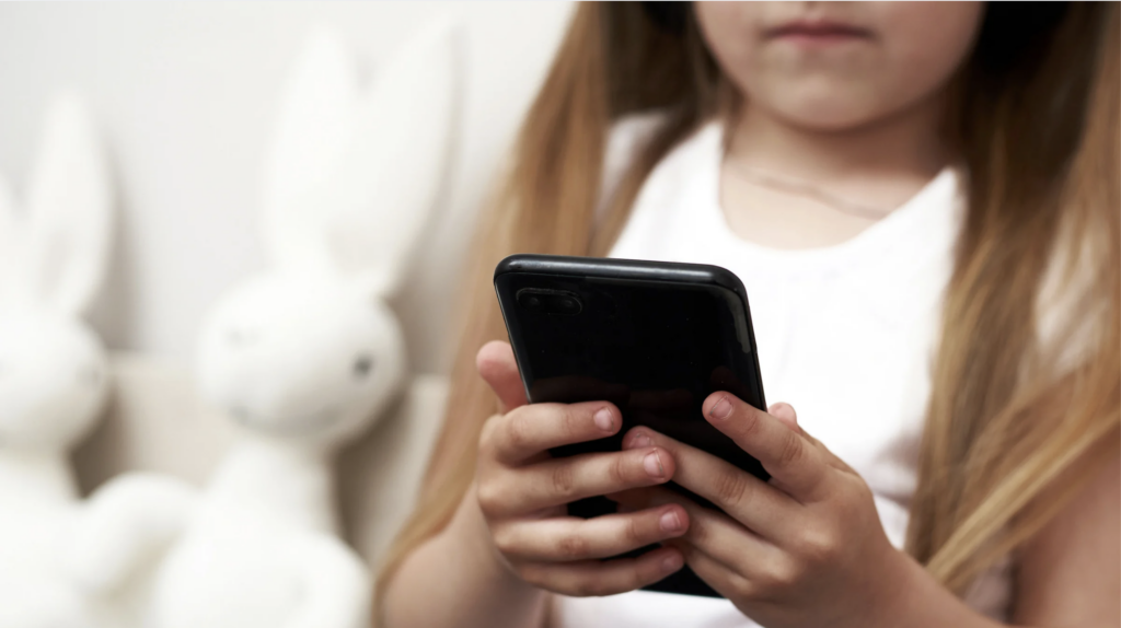 What Age Should a Kid Get a Phone? What Parents of Sensitive Children ...